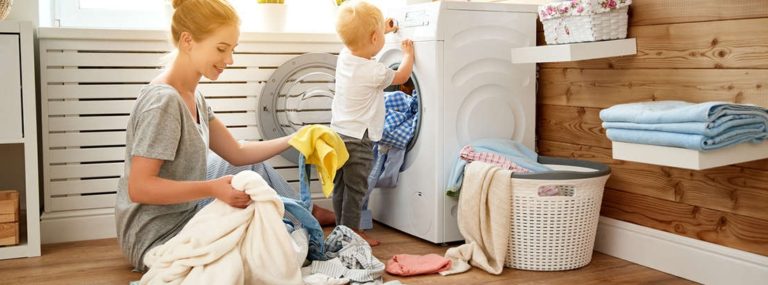 Mujer Como Ama De Casa Concepto Importancia Y Más
